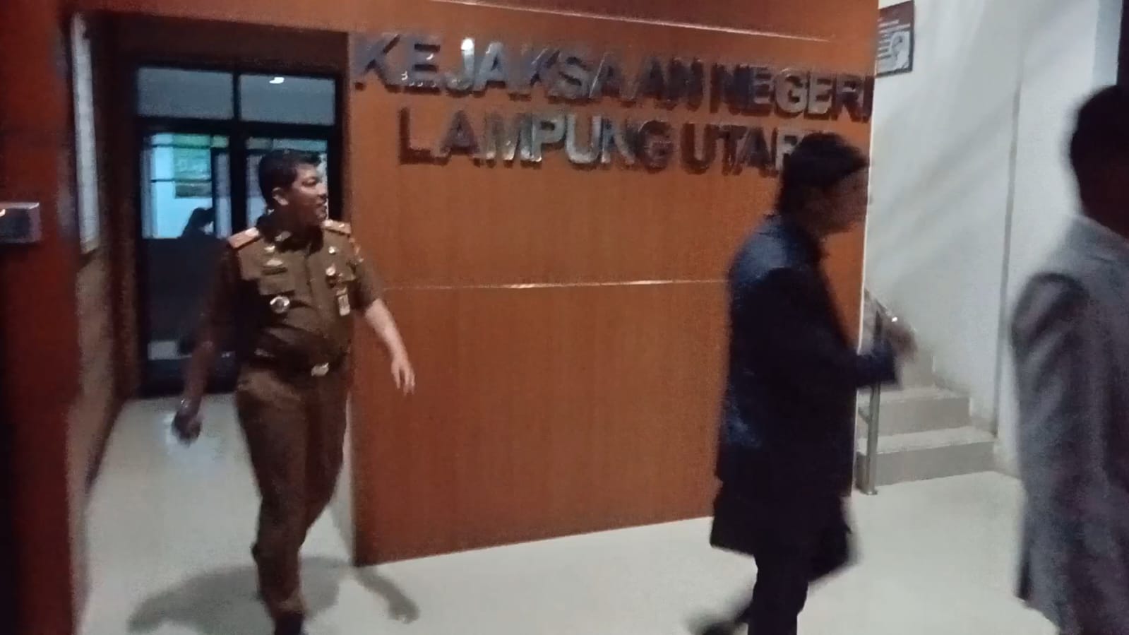 Kejari Periksa Menantu Bupati - Analisis.co.id Kejari Periksa Menantu Bupati - Analisis.co.id